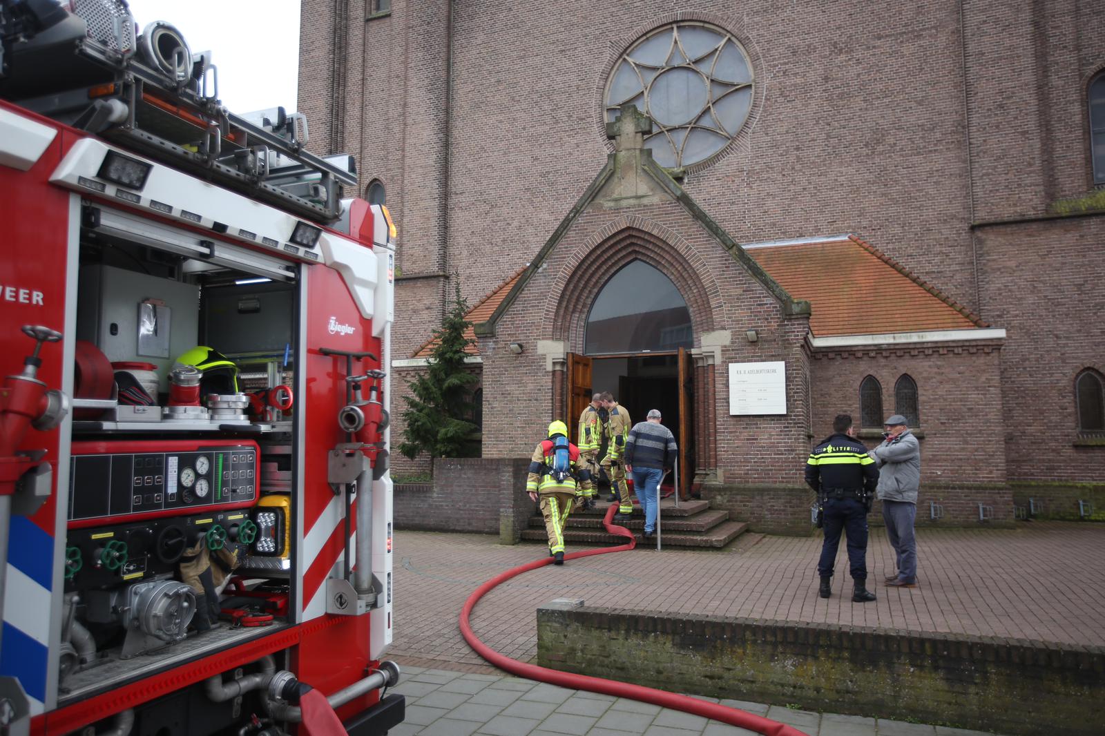 Brand in de Albertuskerk Haarlem-Noord - De Heemsteder | Bloemendaler
