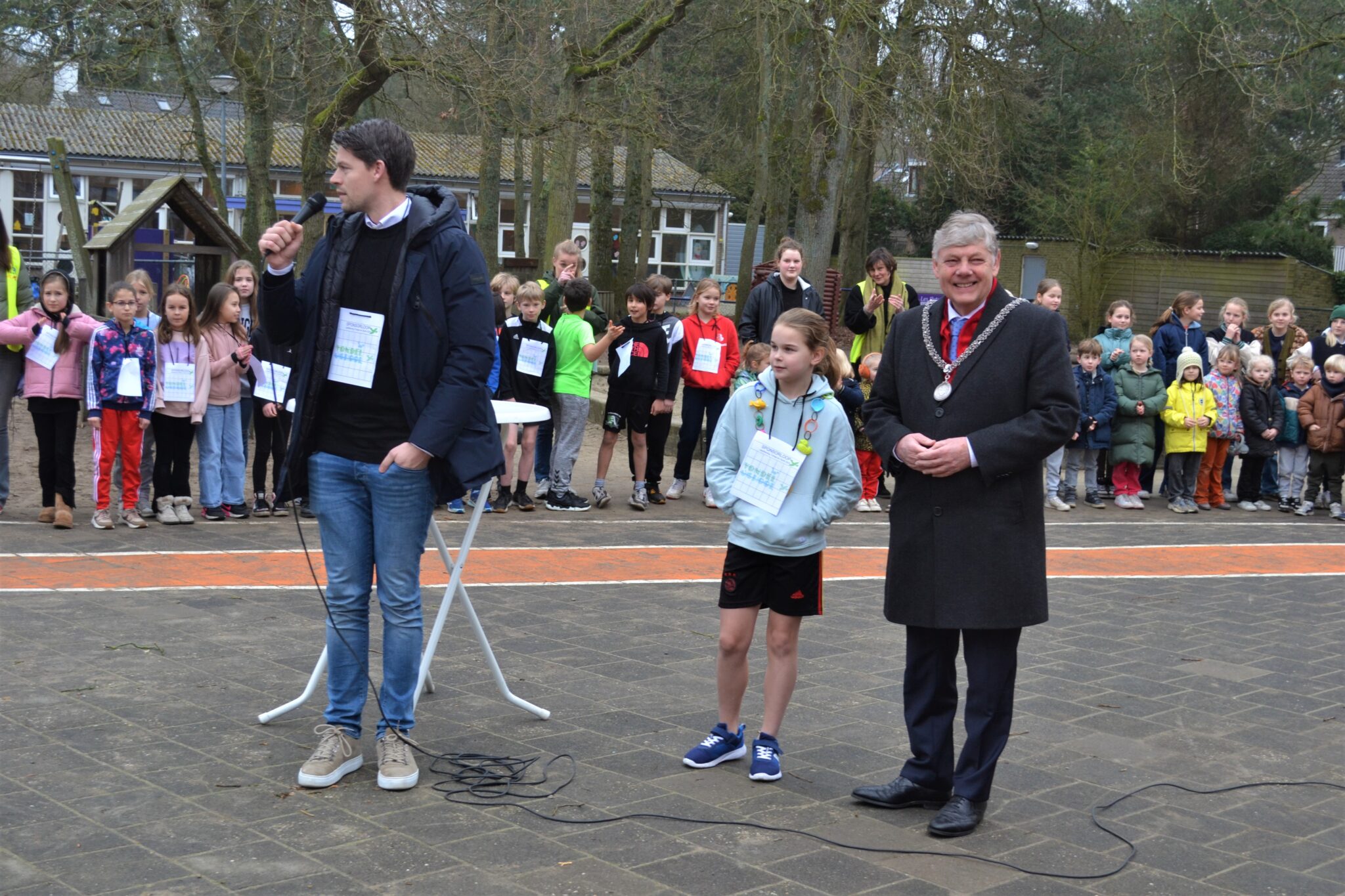 Hoge opbrengst sponsorloop Vondelschool voor slachtoffers aardbeving ...