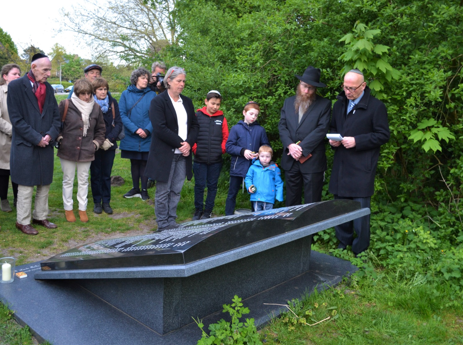 Jom Hasjoa Herdenking bij Joods monument op maandag 17 april - De Heemsteder | Bloemendaler