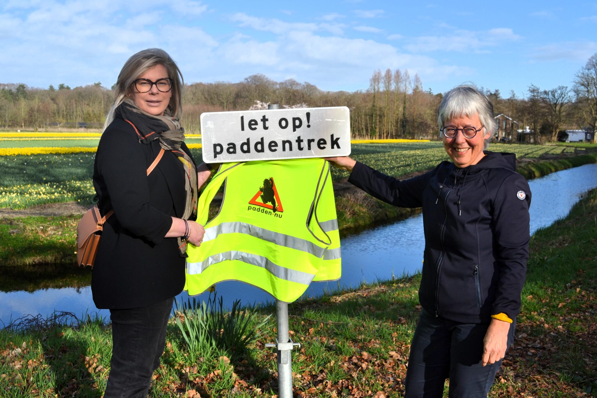 Nieuw waarschuwingsbord: laat de pad niet van het padje gaan tijdens ...