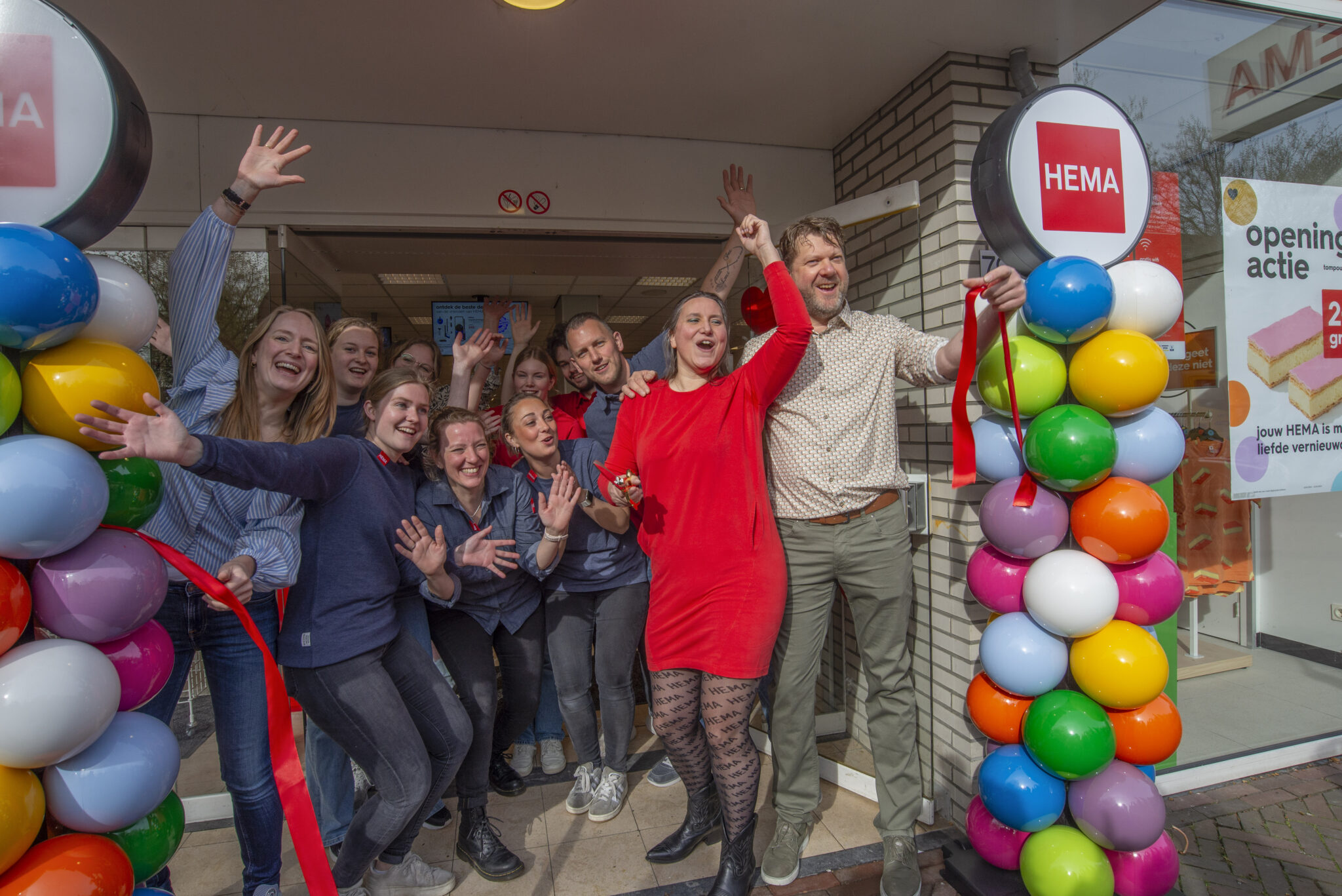 Feestelijke heropening van compleet vernieuwde HEMA - De Heemsteder | Bloemendaler